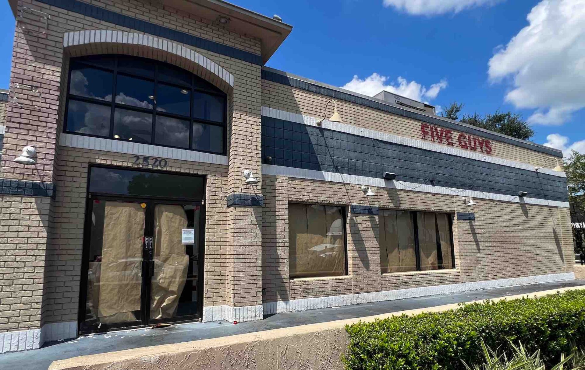 New Guatemalan chicken restaurant replacing closed Five Guys near ...