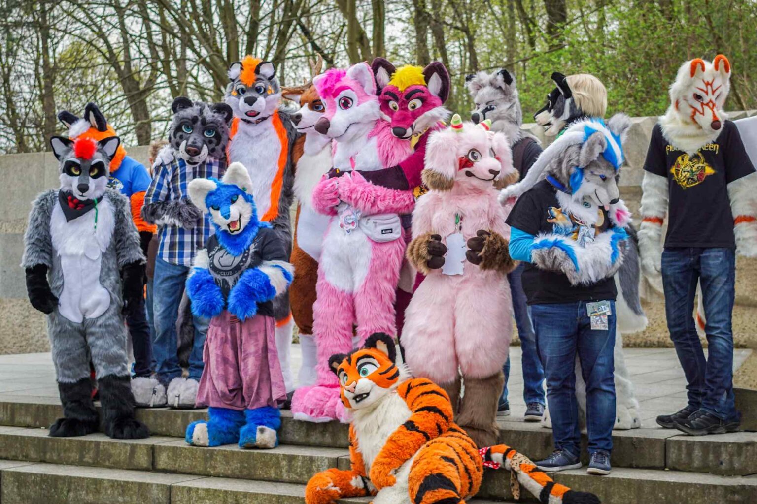 Furry convention in Orlando reports pipe bomb, AR-15 threats by man on ...