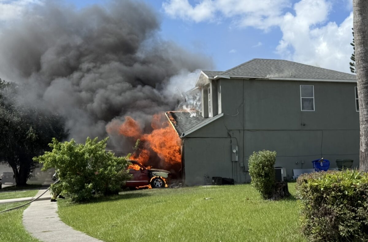 Kissimmee firefighters battle house fire in Mallard Creek subdivision ...