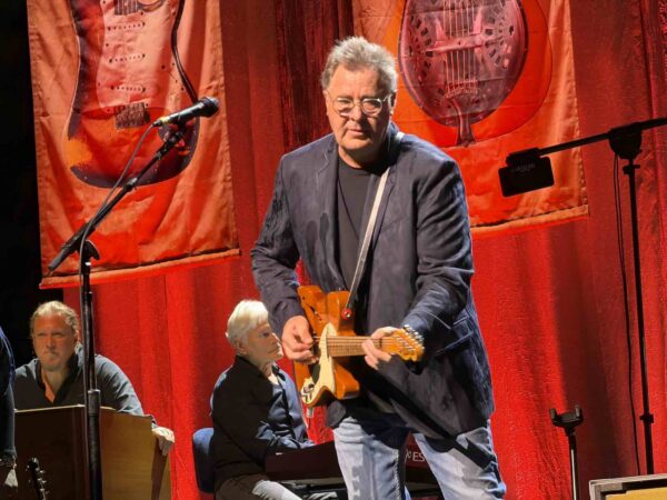 Vince Gill kicks off ’50 Years From Home’ with stories of his struggles ...